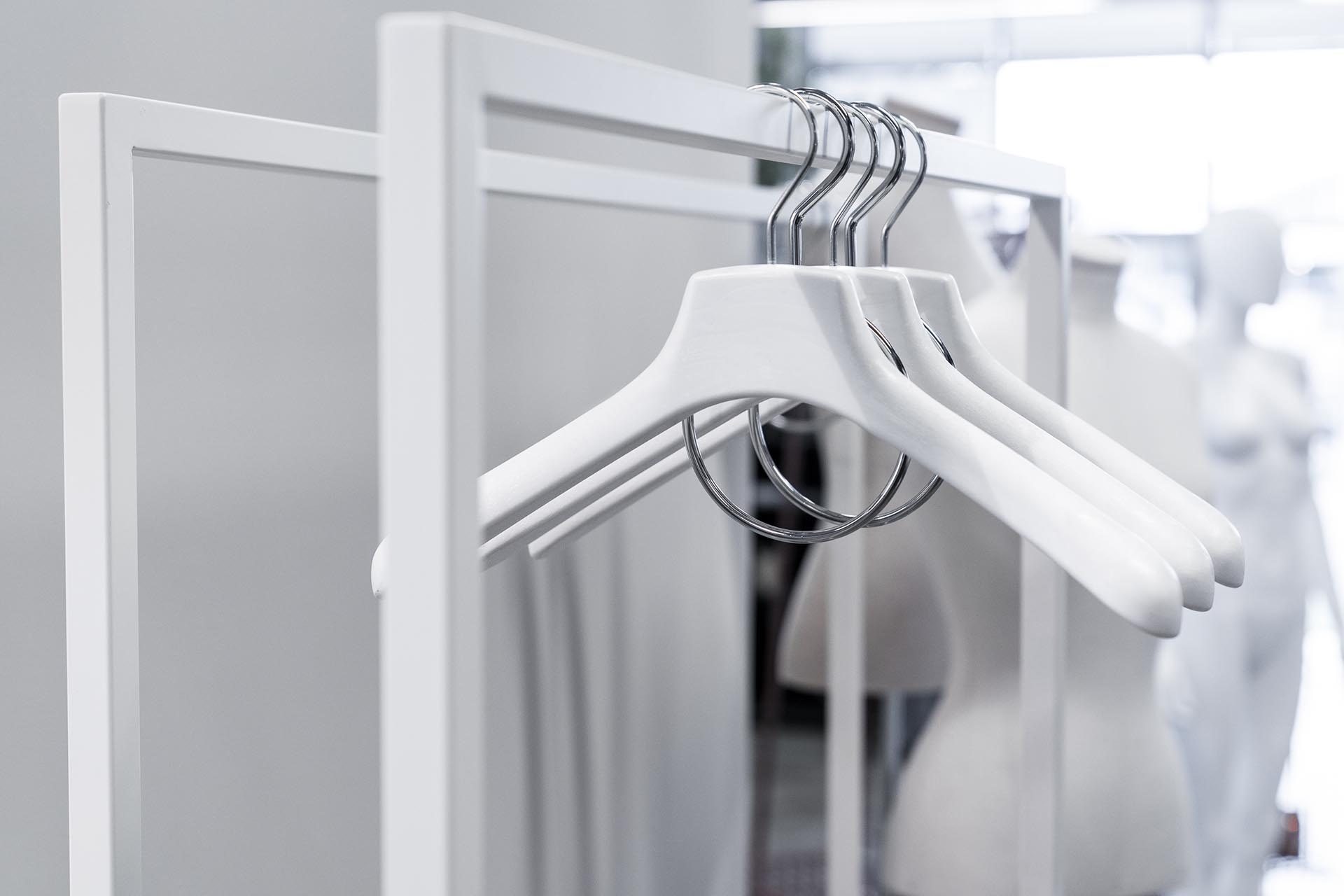 Stender elementi design per arredamento negozi punti vendita toscana